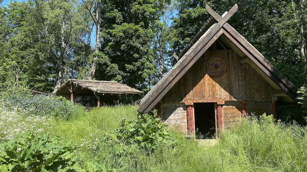 Vikingabyn Storholmen - friluftsmuseum i Roslagen | FREEDOMtravel Vikingabyn Storholmen - friluftsmuseum i Roslagen | FREEDOMtravel